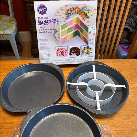 Wilton | Kitchen | Wilton New Checkerboard Cake Pan Set | Poshmark